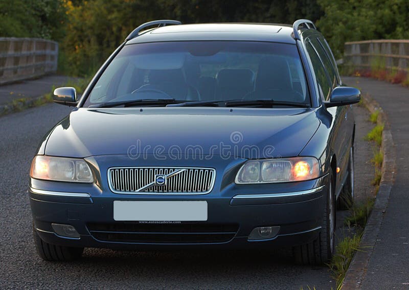 2006 Volvo V70 D5 Blue Estate Car Editorial Image - Image of blue ...