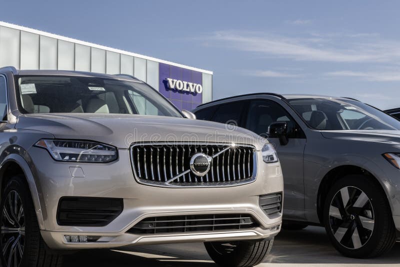 Volvo XC90 Display at a Dealership. Volvo Offers the XC90 in Core, Plus ...