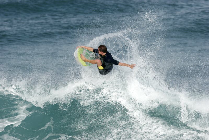 Voo afastado foto de stock. Imagem de costa, envolver - 1099512