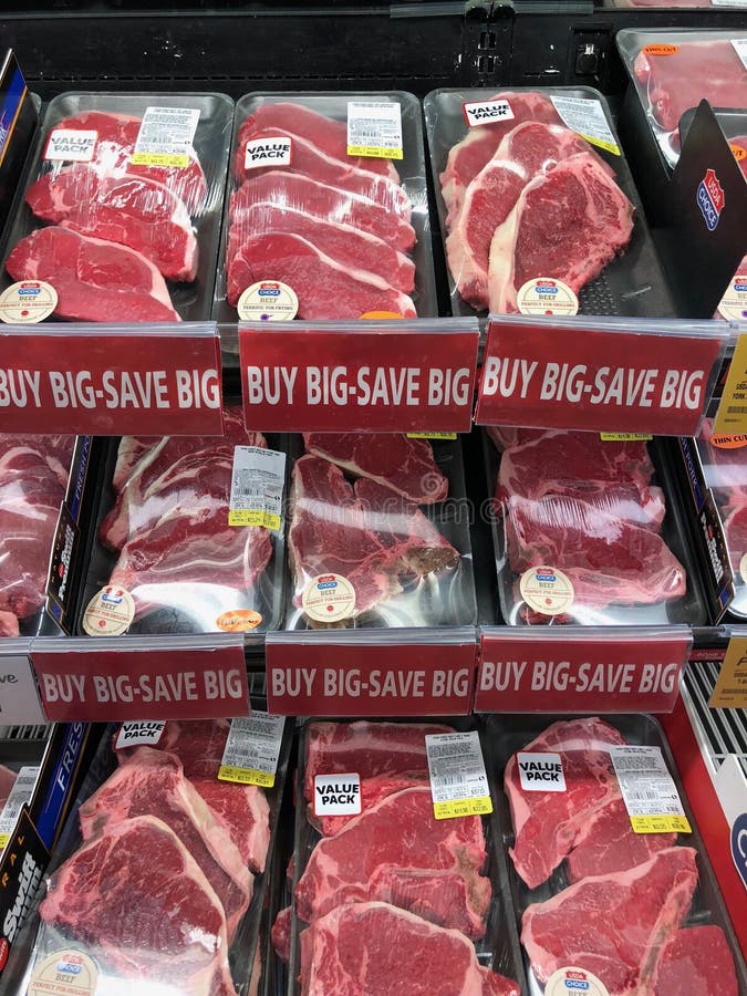 Auswahl Von Verschiedenen Schnitten Des Frischen Rohen Roten Fleisches ...