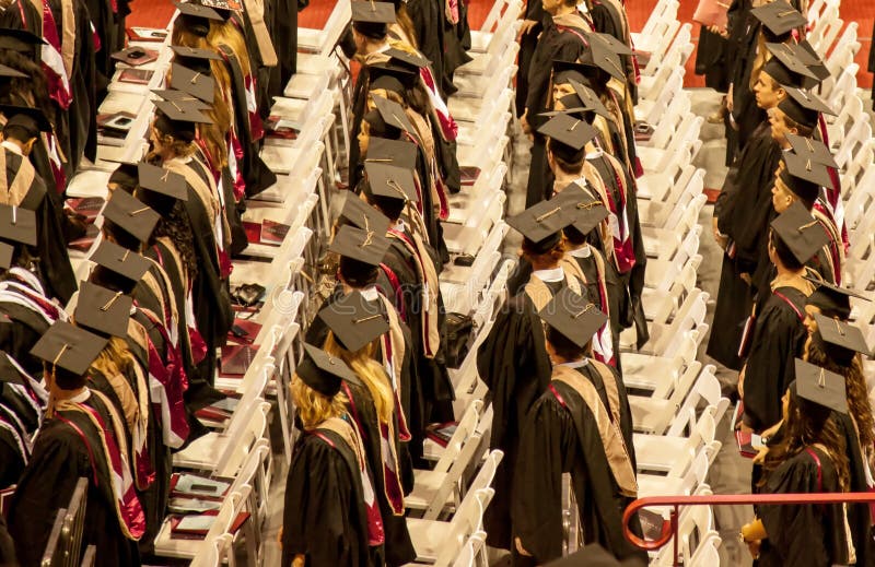 Vorbereiten, Ihre Diplome Zu Empfangen Redaktionelles Foto - Bild von ...