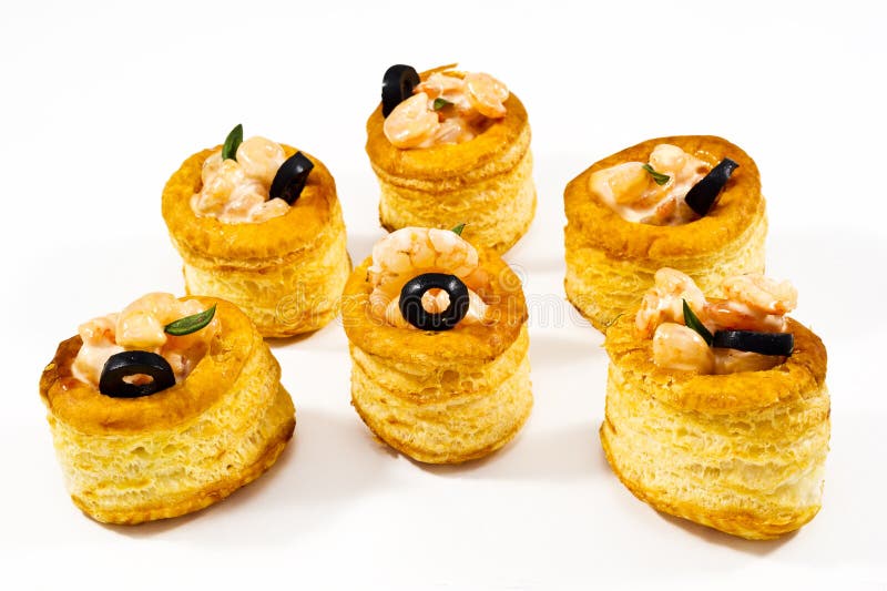Voulevant Con Los Camarones Y La Salsa De Las Aceitunas Foto de archivo ...