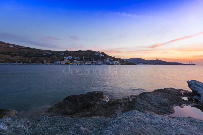 Vourkari-Bucht in Kea-Insel Redaktionelles Bild - Bild von dämmerung ...