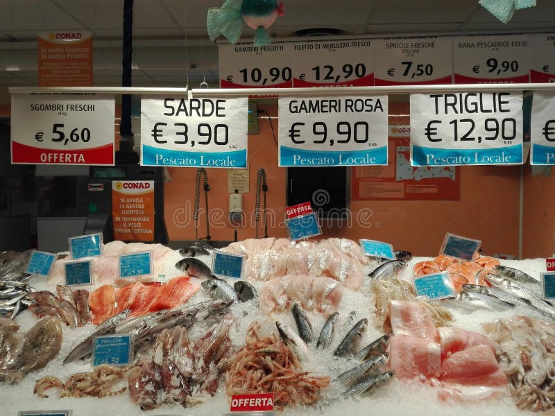 Voyagez Les Poissons De Supermarché Photographie éditorial - Image du ...