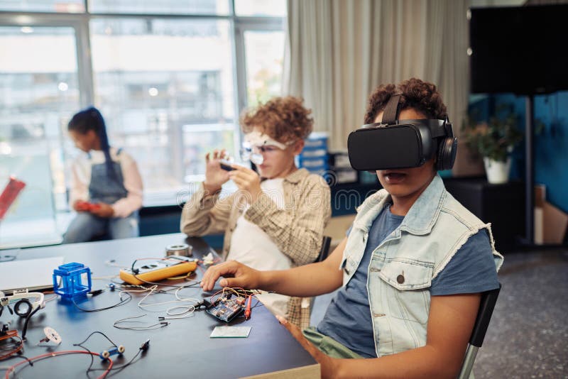 VR Engineering Class stock photo. Image of child, teamwork - 254695050