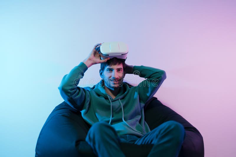 VR Gamer& X27;s Pause for Reflection Stock Image - Image of indoor ...