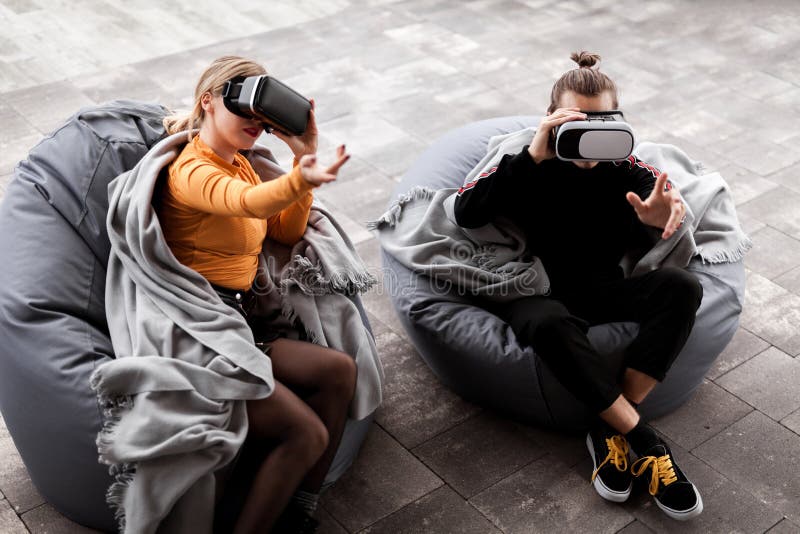 VR Technology, Virtual Reality Headset, Personal Digital 3d World Stock ...