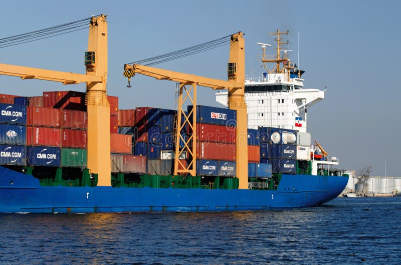 Het Vrachtschip Van De Container Stock Foto - Image of schil, goederen ...