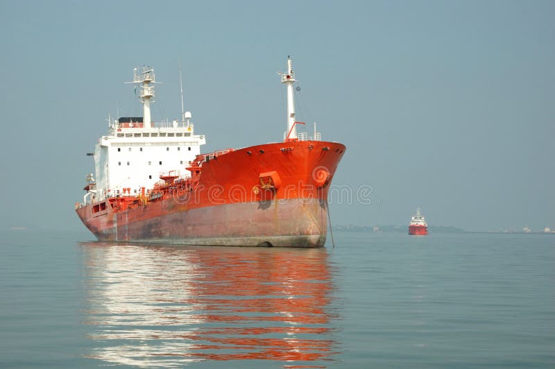 Vrachtschip in Indische Oceaan Stock Afbeelding - Image of schip, hemel ...
