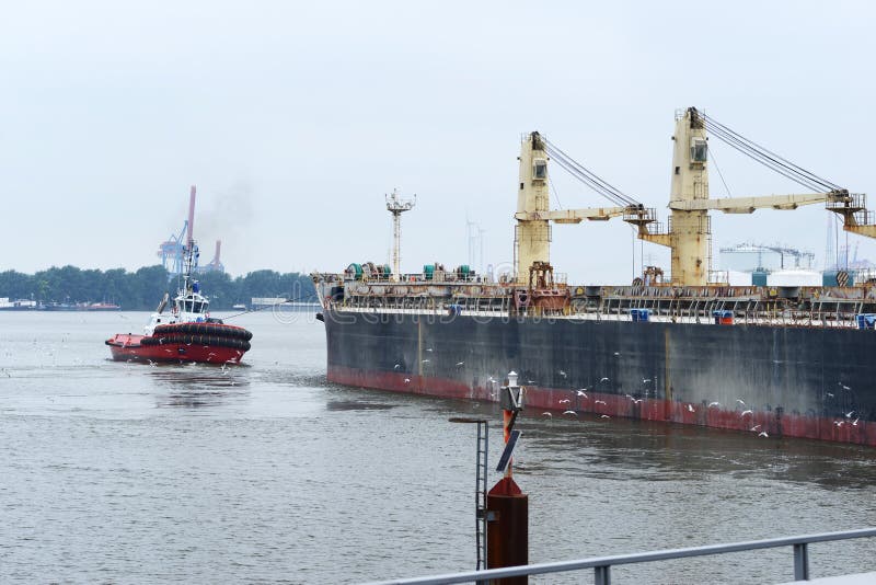 Vraquier photo stock. Image du livrer, commercial, europe - 103704184