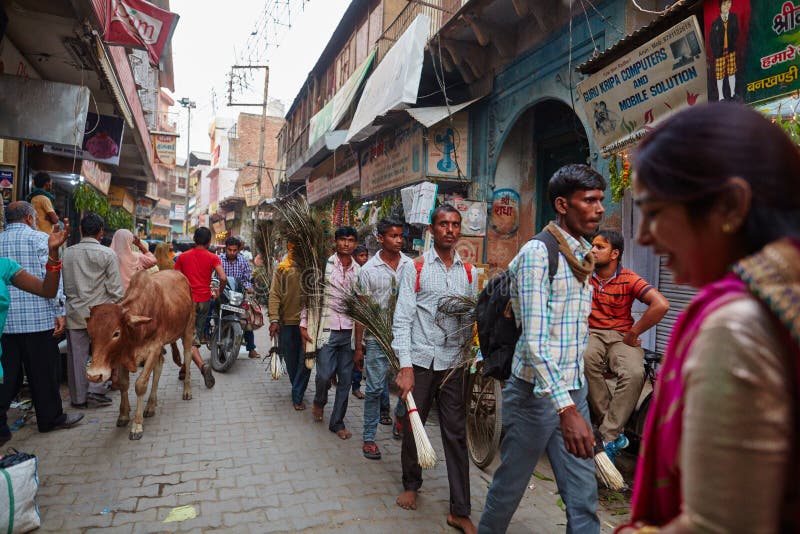 Vrindavan, 22 October 2016: People on the Street, daily Life Scene, in ...
