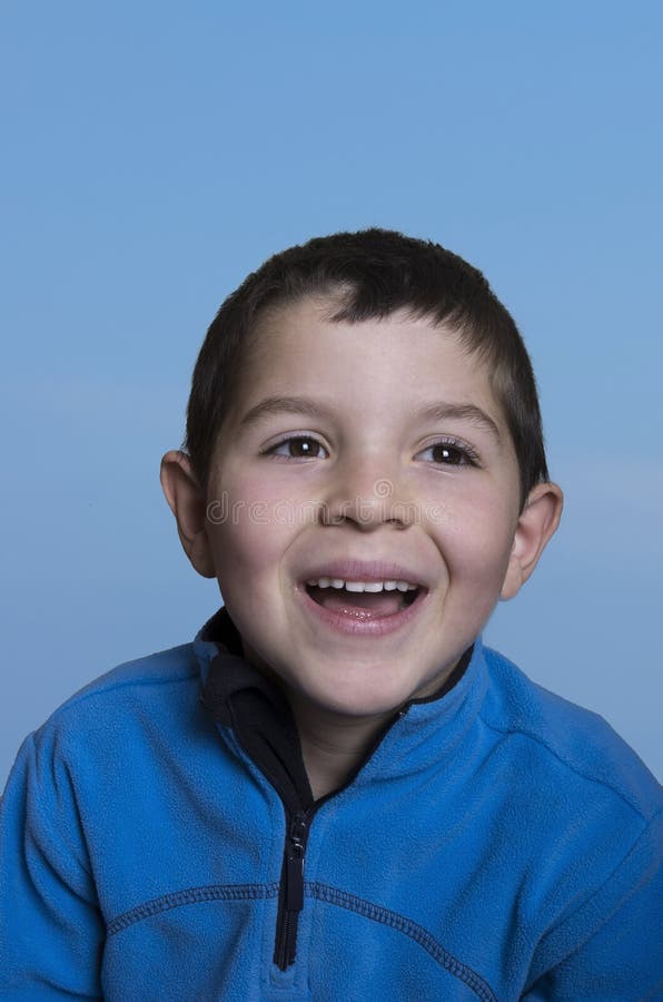 Vrolijk kind stock afbeelding. Image of menselijk, jongen - 44979177