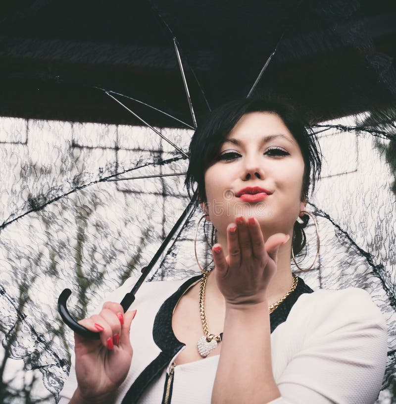 Vrouw met handkus stock afbeelding. Image of slag, liefde - 68895443