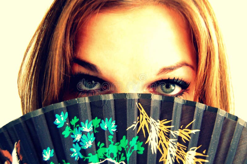 Vrouw Met Kleurrijke Waaier Stock Afbeelding - Image of waaier, rood: 45133309