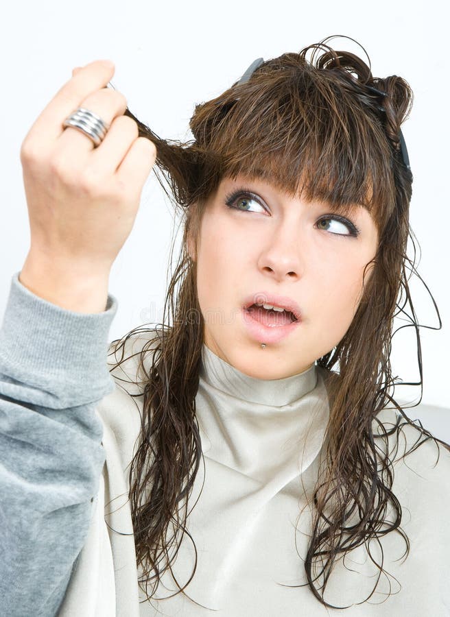 Vrouw met nat haar stock afbeelding. Image of manier - 11644599