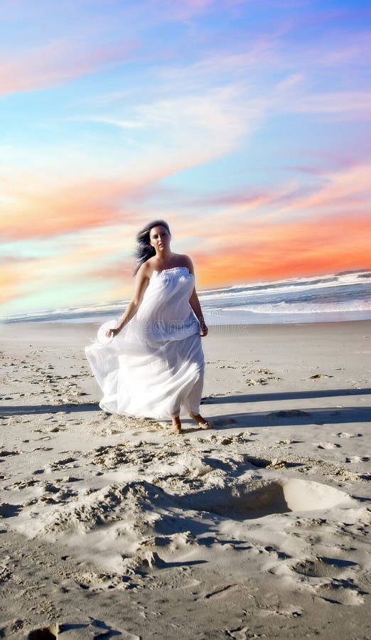 Meisjes op strand stock foto. Image of strand, wijfjes - 4962716