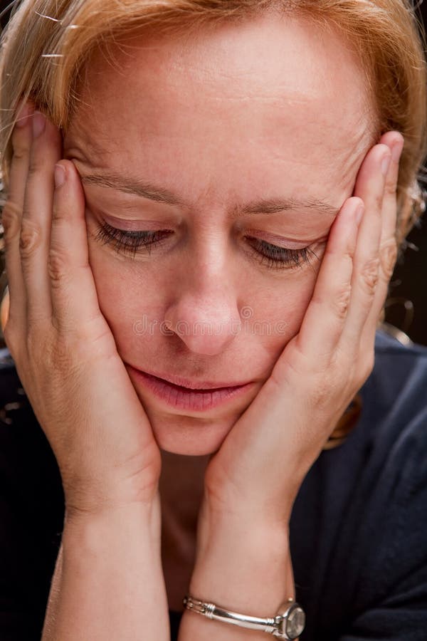 Vrouw in wanhoop stock afbeelding. Image of gezichts - 10090325