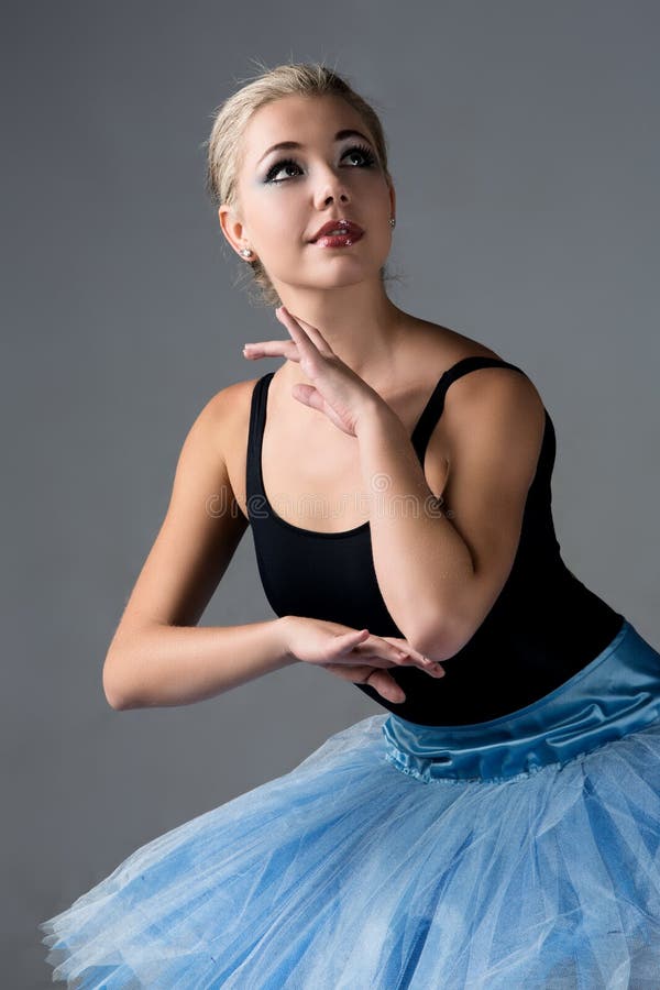 Vrouwelijke balletdanser stock afbeelding. Image of mooi - 34436381