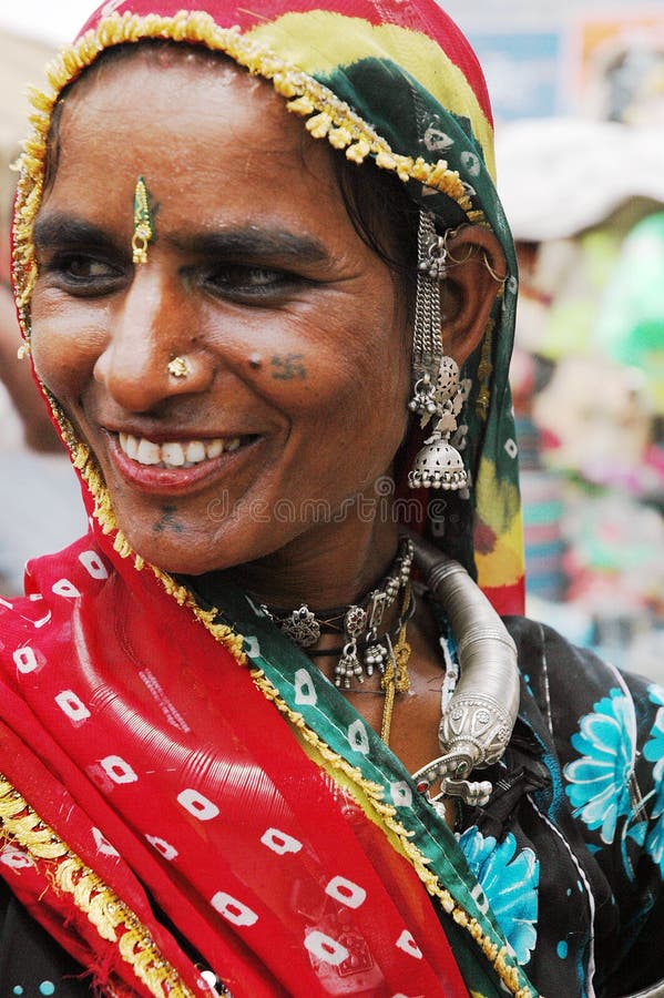 Indische Mensen Met Geschilderde Gezichten Redactionele Stock Foto ...