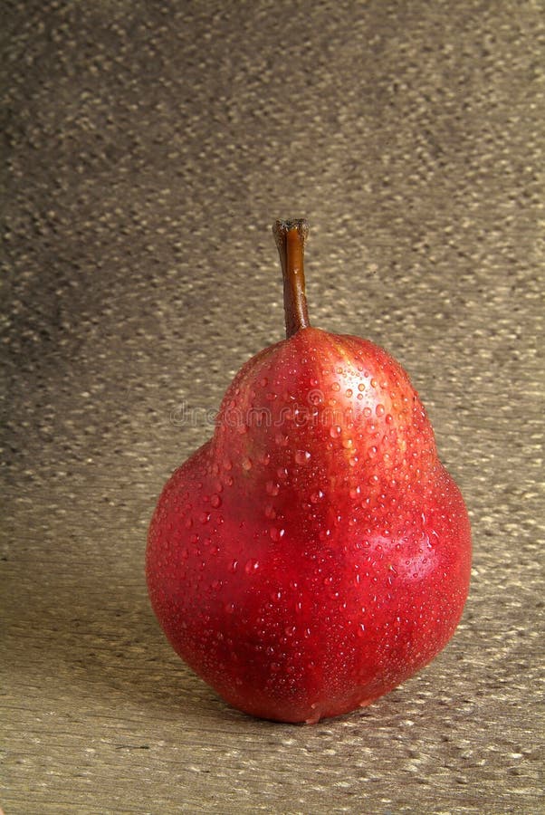 Vruchten van rode peer stock afbeelding. Image of vruchten - 82098799