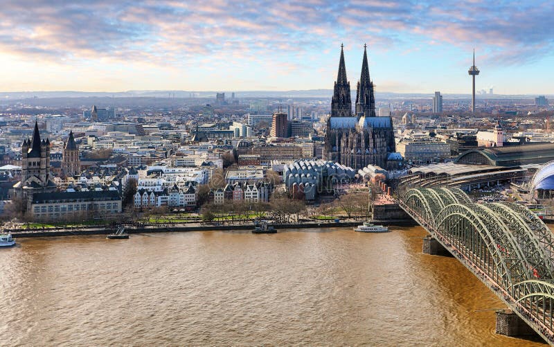 Cologne, Allemagne image stock. Image du cathédrale, fleuve - 34811513