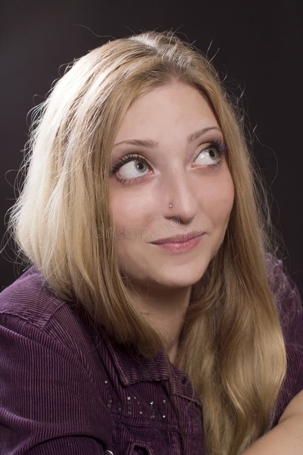 La fille curieuse image stock. Image du émotions, beauté - 18528679