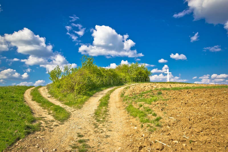 Vue D'intersection De Chemin De Campagne En Nature Verte Photo stock ...