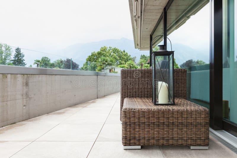 Vue d'un balcon moderne image stock. Image of type, détente - 75344827