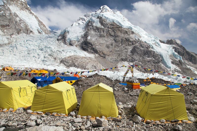 Vue De Camp De Base Du Mont Everest Image stock - Image du support ...