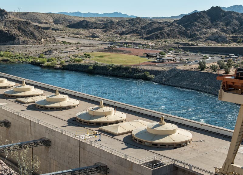 Vue de Davis Dam photo stock. Image du davis, environnement - 91923358