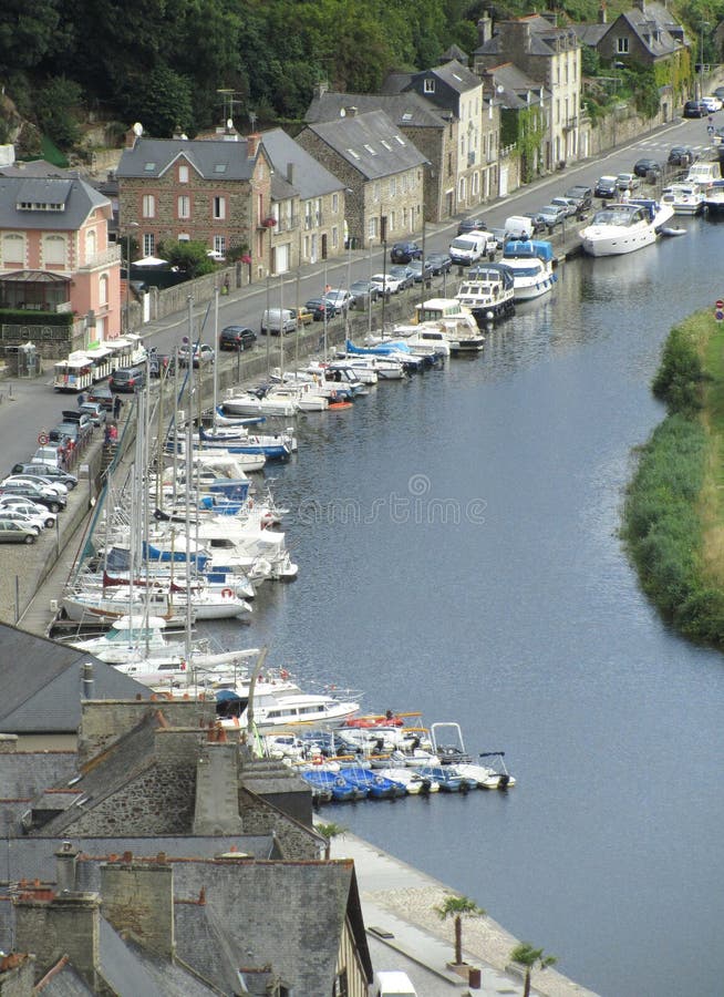 Vue de Dinan Port, France image éditorial. Image du touriste - 62737150