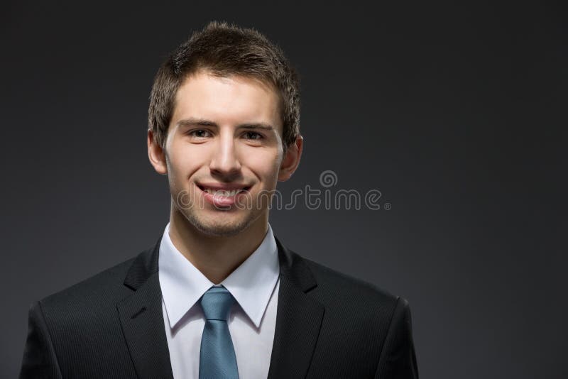 Vue De Face D'homme D'affaires Dans Le Costume Avec Le Lien Noir Image ...