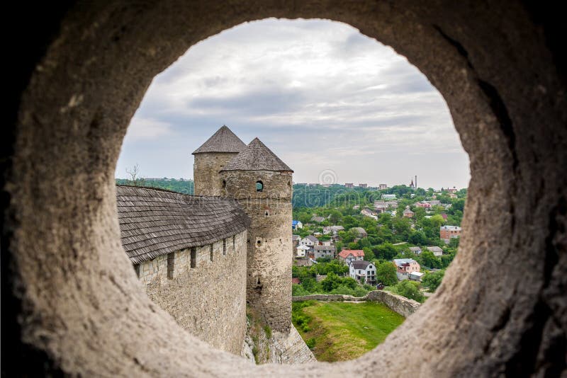 Vue De L'embrasure D'une Tour Image stock - Image du port, endroit ...