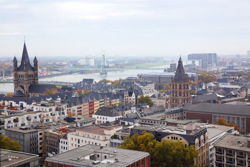Vue de la ville Cologne photo stock. Image du allemagne - 35674162