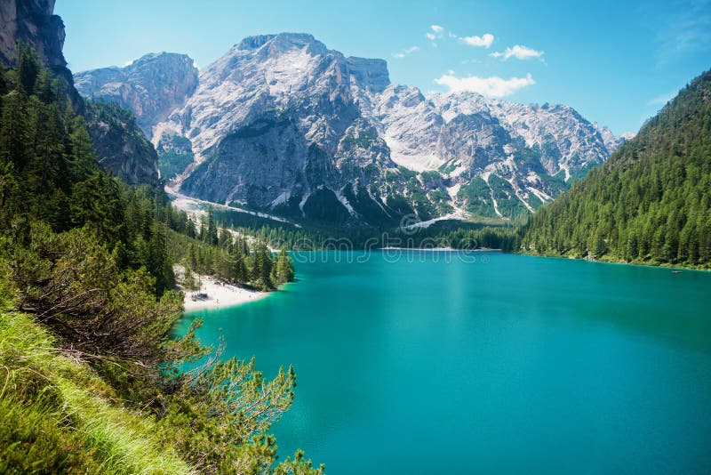 Lac Braies Dans Les Dolomites Image stock - Image of extérieur, calme ...