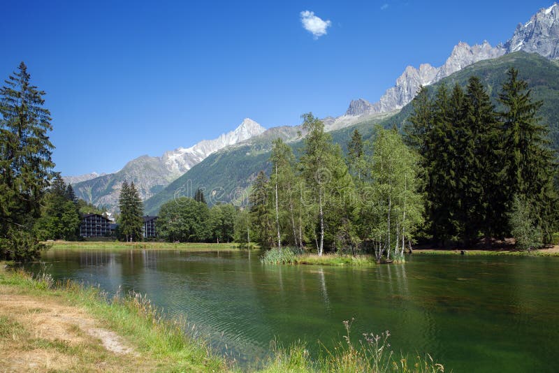 Panorama De Coucher Du Soleil De Lac D'alpes De Montagne En Dolomites ...