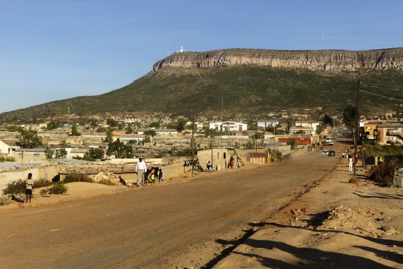 Vue de Lubango, Angola photo stock éditorial. Image du montagne - 39707688