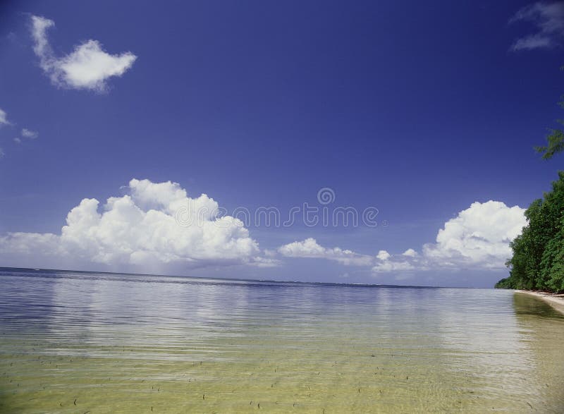 Vue de mer image stock. Image du évasion, ciel, course - 288207