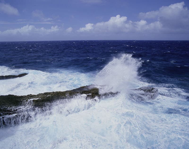 Vue de mer image stock. Image du côtier, océan, horizon - 288233
