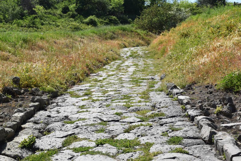 Vue De Route En Pierre Romaine Antique Image stock - Image du voûte ...