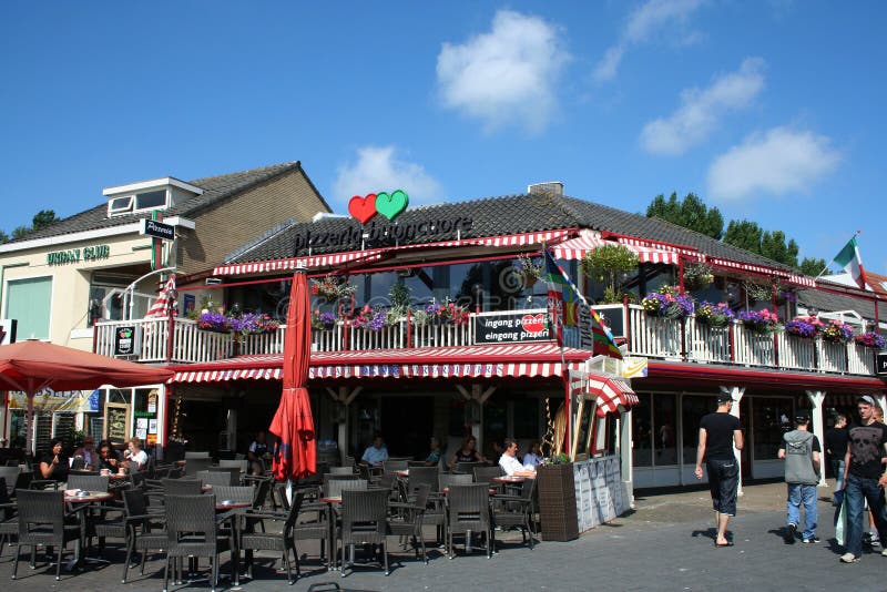 Centre De La Ville De Renesse Donnant Sur Un Restaurant Image éditorial ...