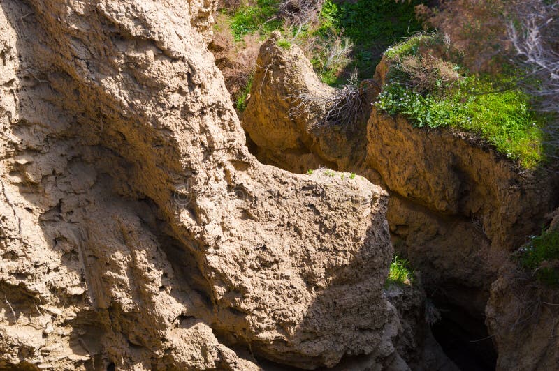 Ravin Au Bord D'une Falaise Sur Une Fosse De Sable Image stock - Image ...