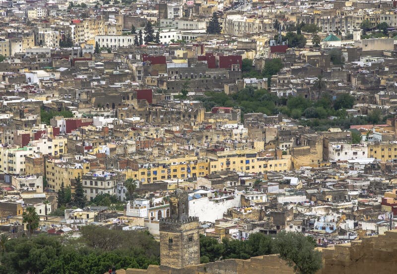 Vue Panoramique De Centre De Fez Fes, Maroc Image stock - Image du vert ...