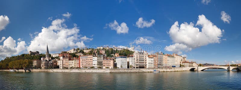 Vue Panoramique De Lyon, De Fleuve De Saone Et De Fourviere Photo stock ...