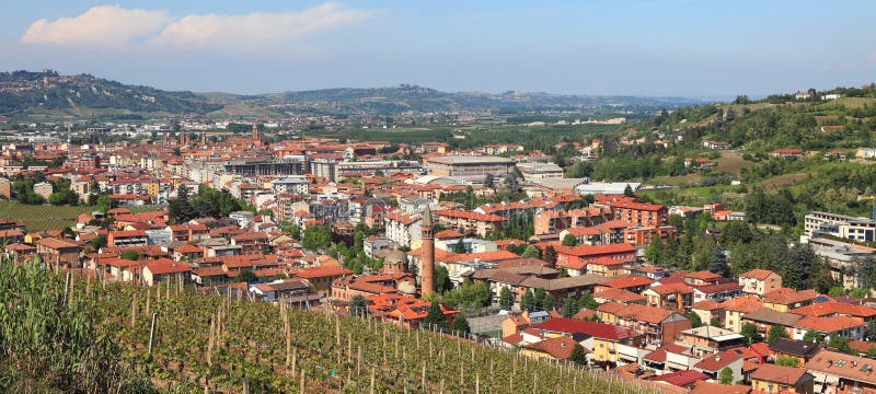 Vue Panoramique Sur Alba, Italie. Image stock - Image du horizontal ...