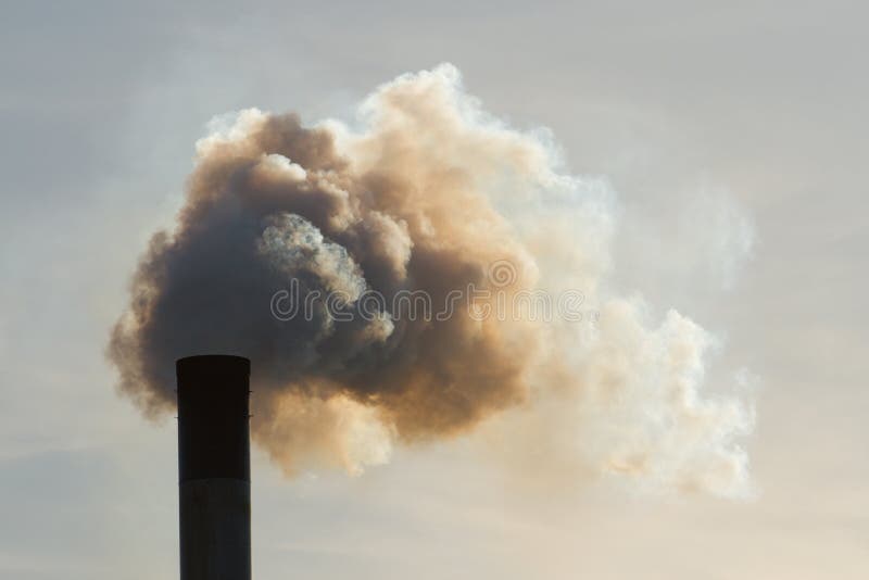 Vervuilde lucht stock afbeelding. Image of molen, vuiligheid - 2907709