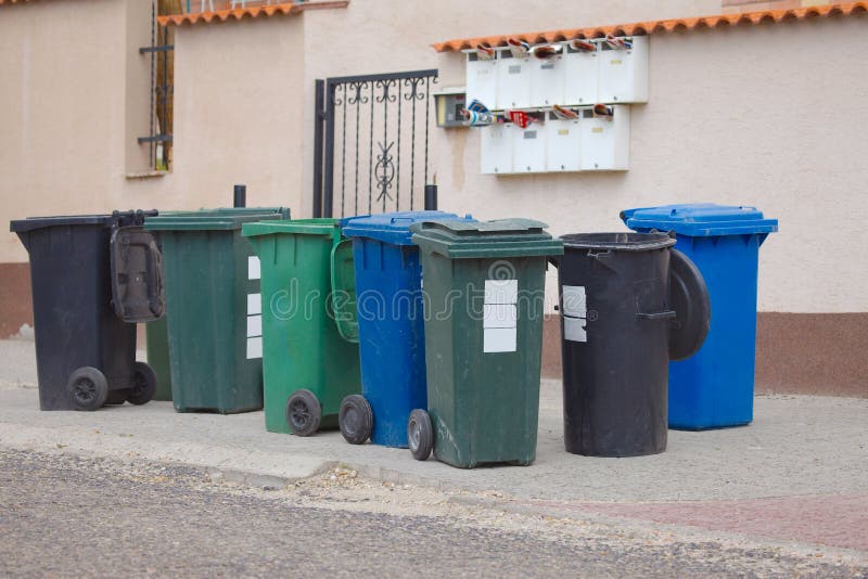 Afval stock afbeelding. Image of puin, huisvuil, milieu - 13917331