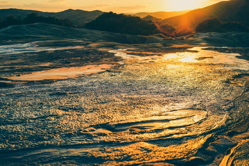 Il Vulcano Del Fango Di Berca In Buzau, Romania Fotografia Stock ...
