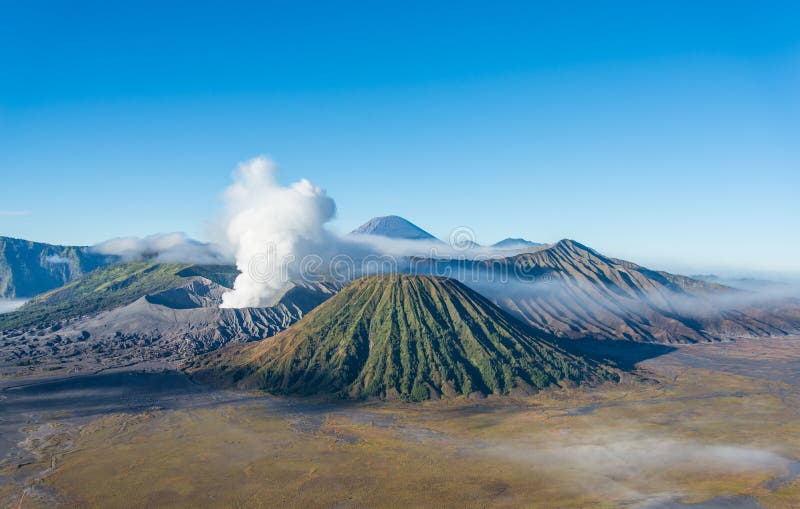 Vulcano Di Bromo, Parco Nazionale Di Tengger Semeru, East Java ...