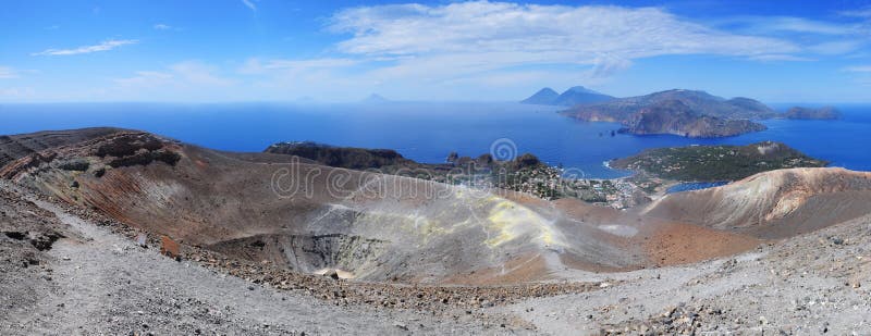 Vulcano, Isole Eolie (di Lipari) - Panorama Fotografia Stock - Immagine ...